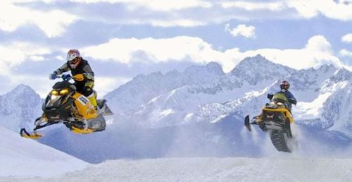 Photos of snowmobiles and hot girls