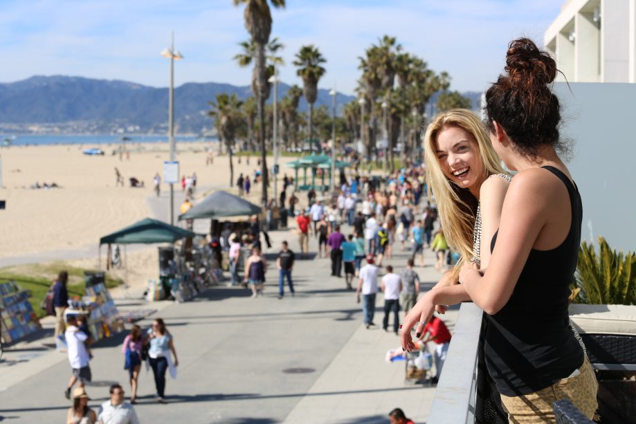 Lookin’ out theCHIVE’s Back Door (40 HQ Photos)