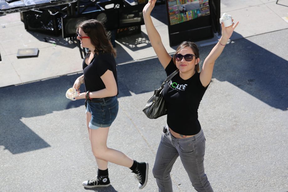 Lookin’ out theCHIVE’s Back Door (40 HQ Photos)