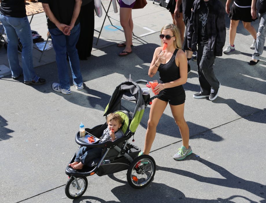 Lookin’ out theCHIVE’s Back Door (40 HQ Photos)