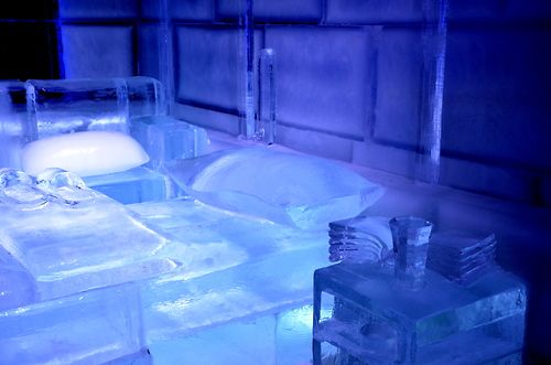 You Know It's Cold When... (24 Photos)