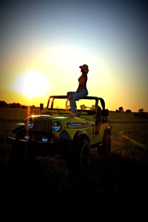 Photos of hot Jeep girls