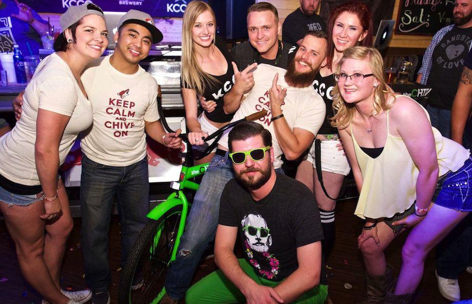 Chivers are throwing unofficial meetups everywhere (50 HQ Photos)