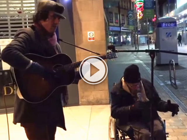Homeless man joins busker for epic jam (Video)