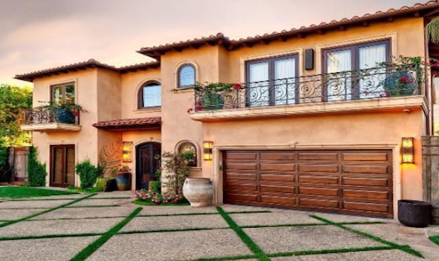 Football player homes/mansion