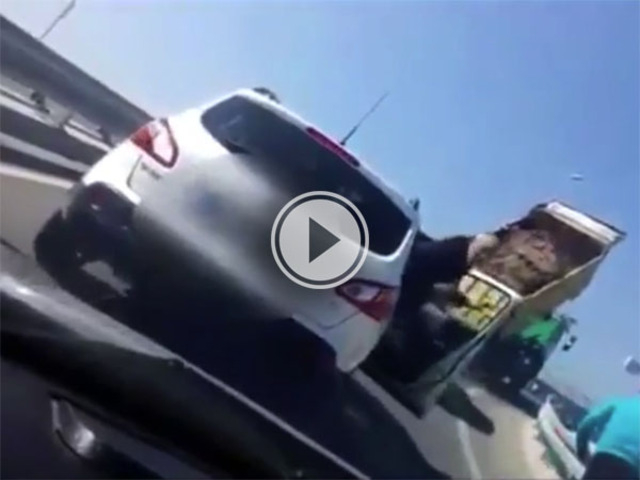 Driver of stolen dump truck makes brilliant getaway (Video)