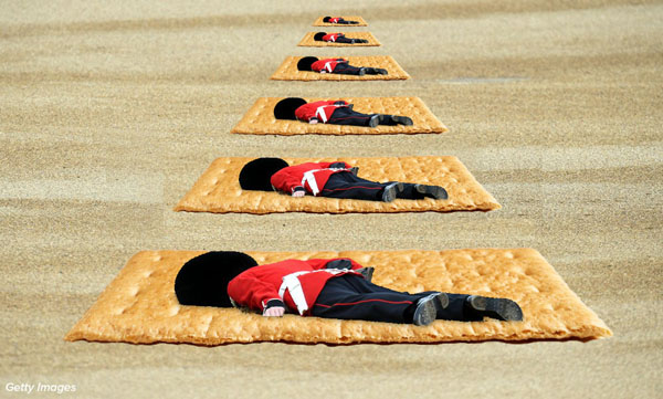 Fainting soldier gets the Photoshop treatment (Photos)