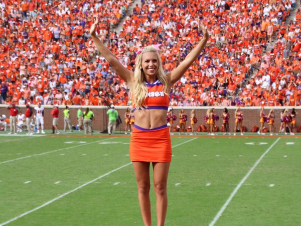 cheerleader : theCHIVE