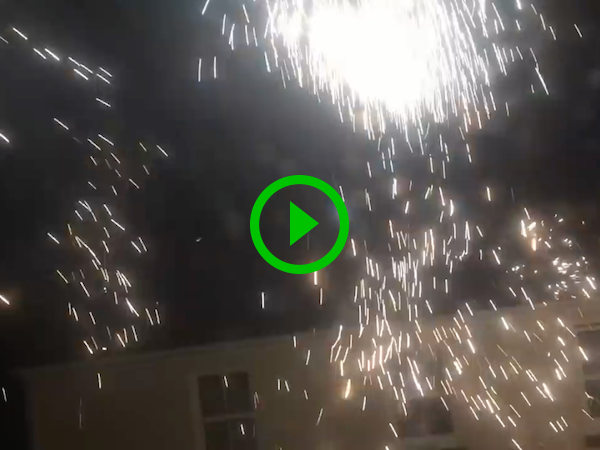 Downed power line lights up the entire street (Video)