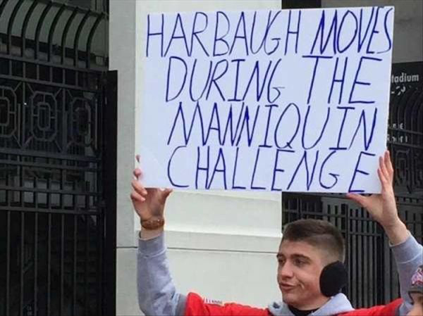 Funniest sports signs spotted at games (20 Photos)