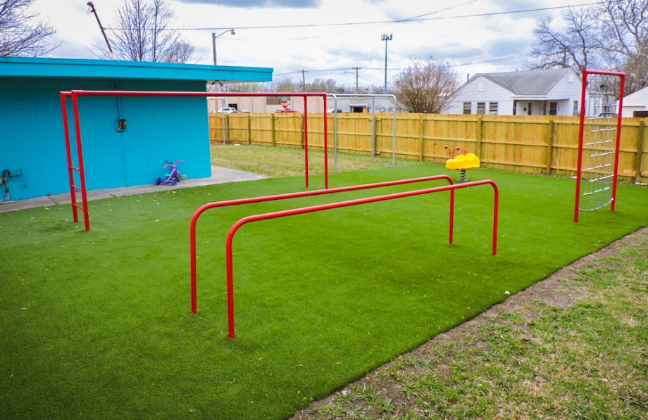 How America’s loneliest swing set inspired the nation (25 Photos)