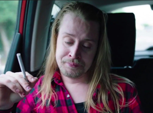 Macaulay Culkin Smoking