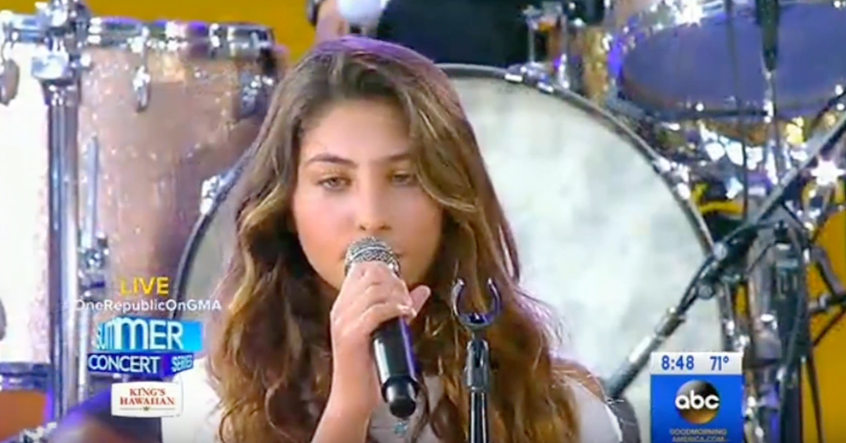 Toni Cornell sings 'Hallelujah' in heart-wrenching tribute to father