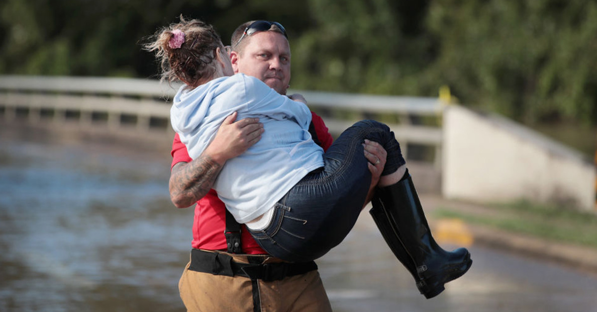 Will You Run to Help First Responders? (12 Photos)