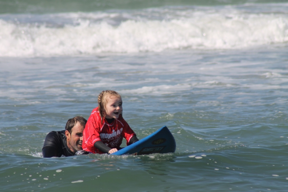 For one sick child, surfing really is life (25 Photos)
