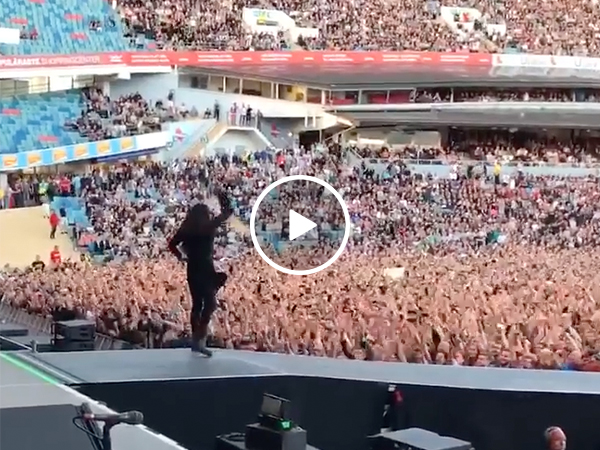 Foo Fighters Front Man Troll Concert Audience