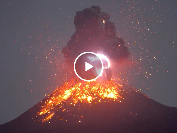 Camera captures the terrifying majesty of a volcanic eruption (Video)