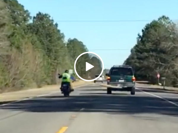 Towing a motorcycle with a rope… what could go wrong!? (Video)