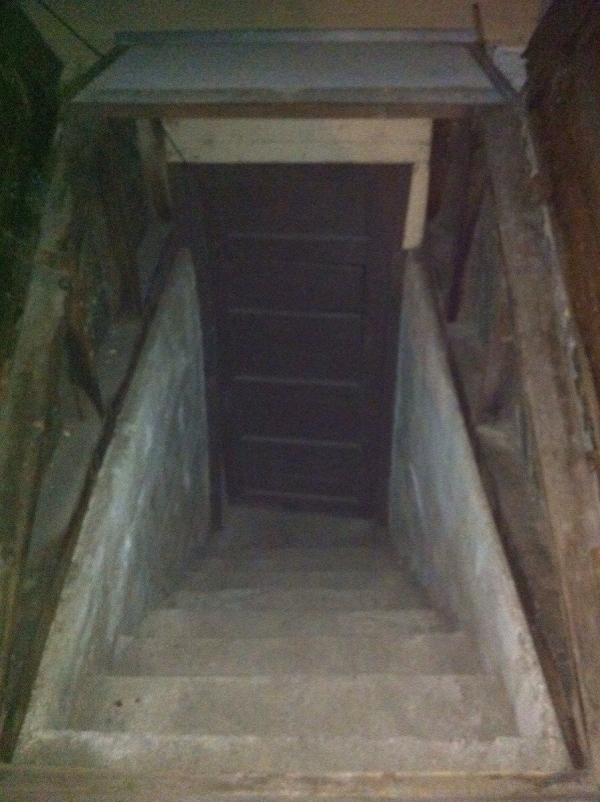 Scary Hidden People In Pictures