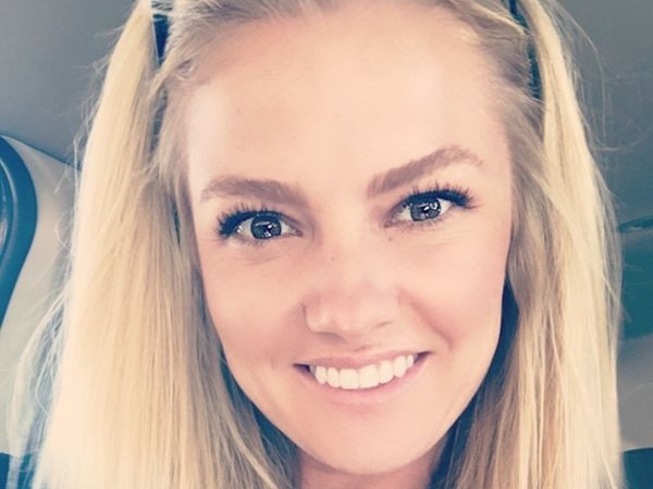 Her name is Amy, but she goes by 'Stacked2'