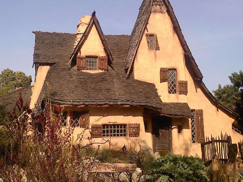 Scary movie spots you can go see in real life