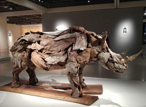 Instagram sculptor @jeffro_art creates masterpieces from driftwood