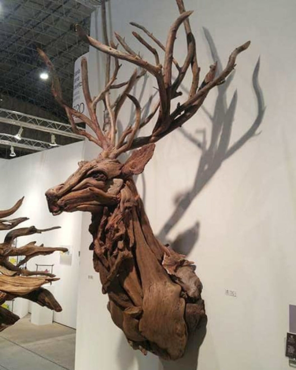 Instagram sculptor @jeffro_art creates masterpieces from driftwood