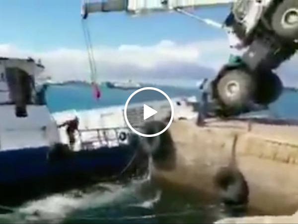 This shipping container drop didn't quite go as planned (Video)