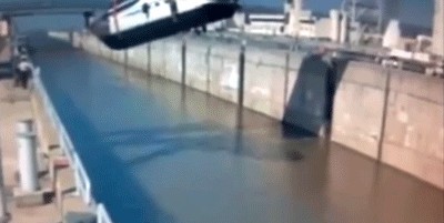 Hilarious GIF gallery of boating fails. | Humor. Doing It Wrong.