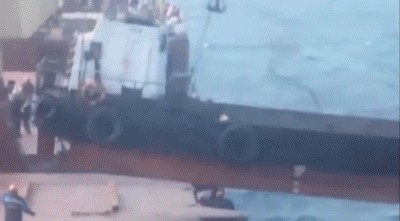 Hilarious GIF gallery of boating fails. | Humor. Doing It Wrong.