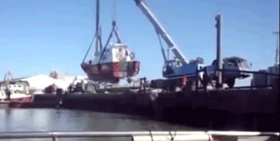 Hilarious GIF gallery of boating fails. | Humor. Doing It Wrong.