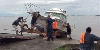 Hilarious GIF gallery of boating fails. | Humor. Doing It Wrong.