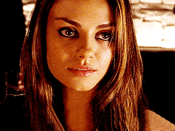 People share the obvious signs that you're attractive (20 GIFs)