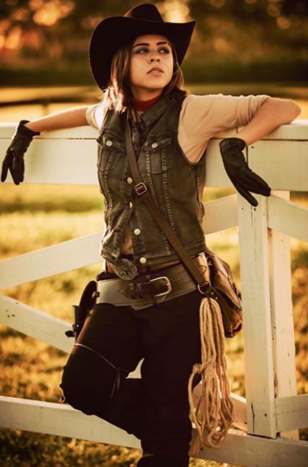 This stunning cosplayer is taking things to another level (35 Photos)
