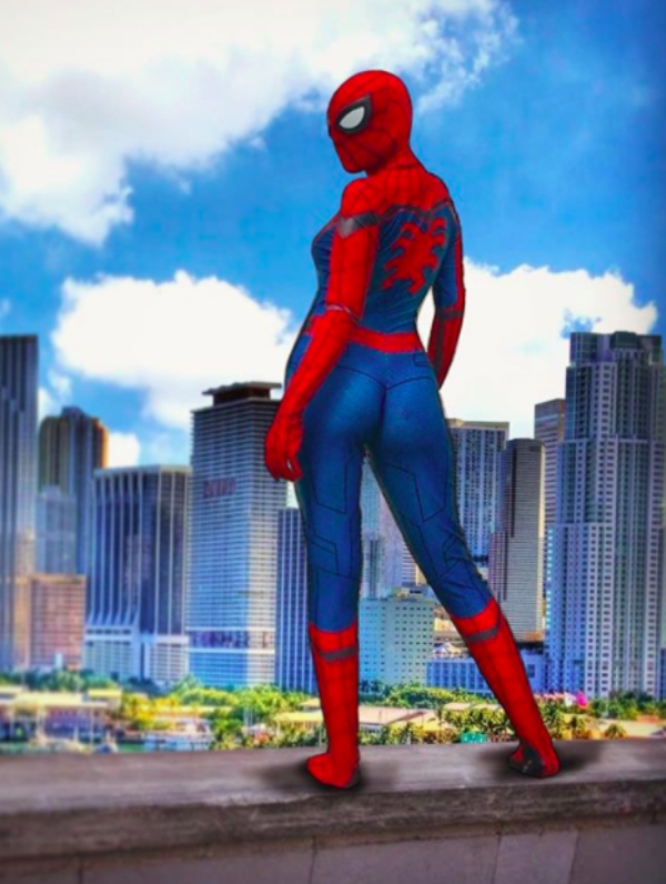 This stunning cosplayer is taking things to another level (35 Photos)