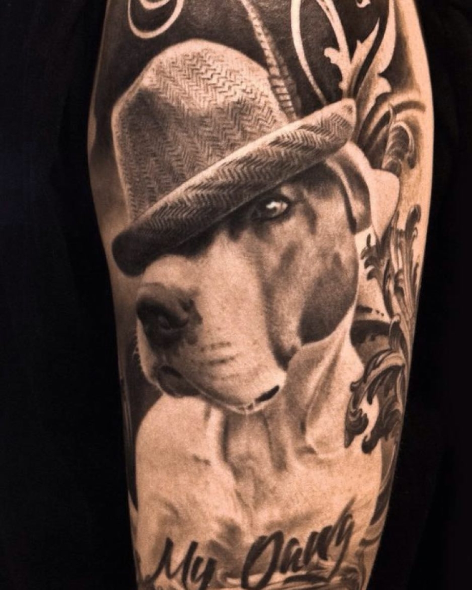 Artist's hyper-realistic B&W tattoos is the stuff of legend. (40 Pics)