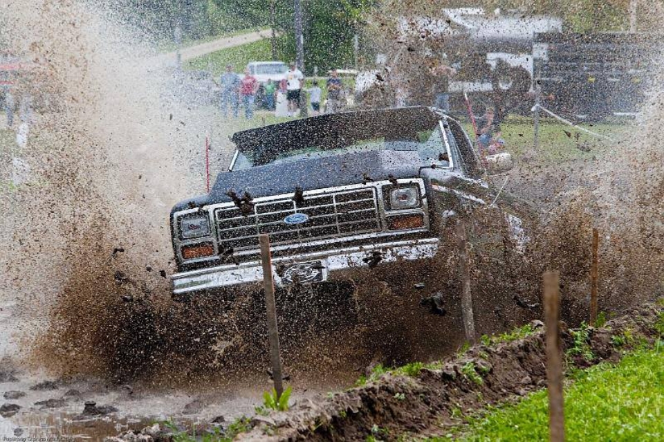 Redneck Off-Road Rally Photos Best Mud Tractor Pull Pictures Wallpaper