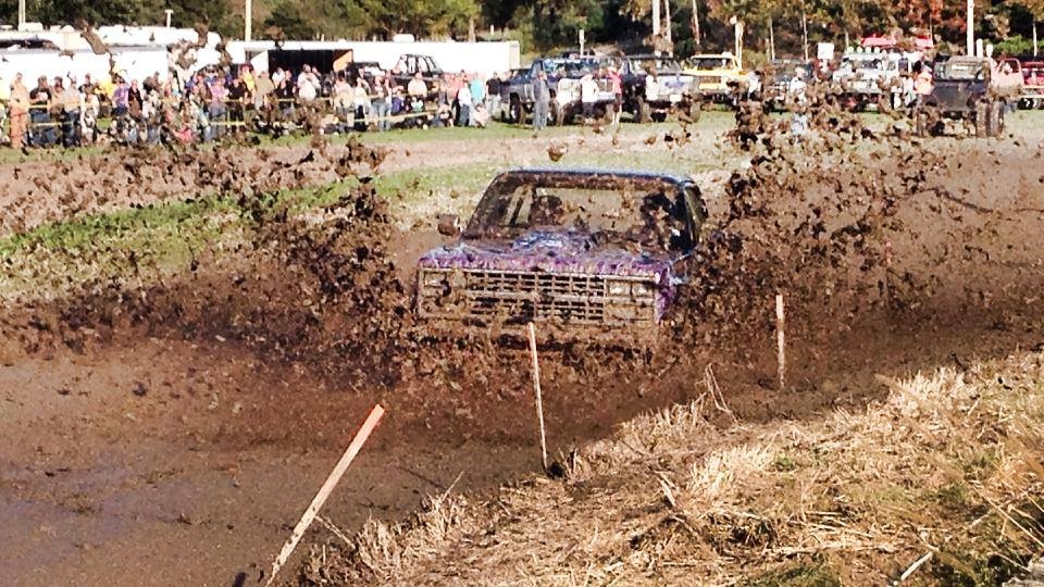 Redneck Off-Road Rally Photos Best Mud Tractor Pull Pictures Wallpaper