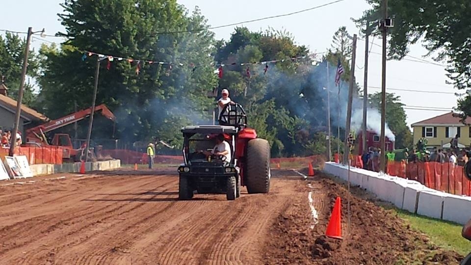 Redneck Off-Road Rally Photos Best Mud Tractor Pull Pictures Wallpaper