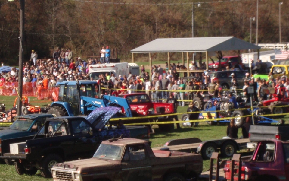 Redneck Off-Road Rally Photos Best Mud Tractor Pull Pictures Wallpaper