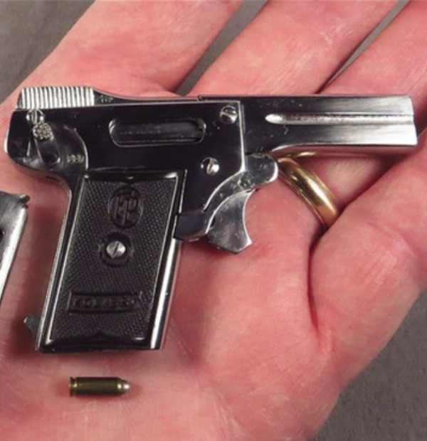 Would it HURT to get Shot by World’s SMALLEST Gun the Kolibri Pistol?