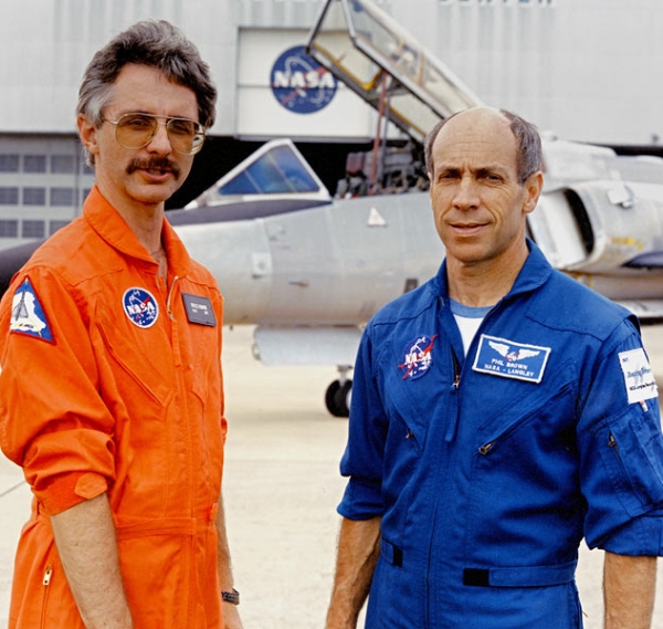 Lightning Strike NASA Flight Testing GIFs Pilots USAF Crazy Story Pics