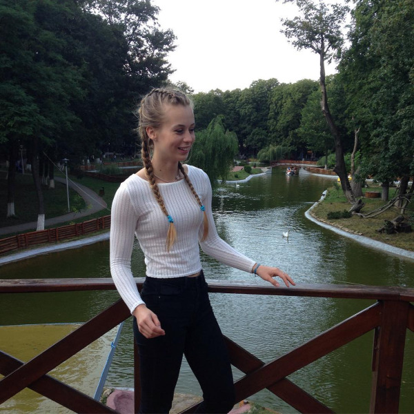 Italian Sexy Hot Girl Pole Vault Athlete Photos Maria Roberta Jump GIF
