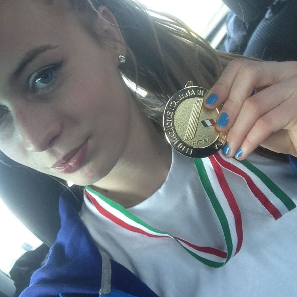 Italian Sexy Hot Girl Pole Vault Athlete Photos Maria Roberta Jump GIF