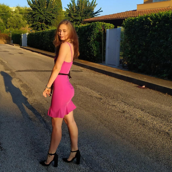 Italian Sexy Hot Girl Pole Vault Athlete Photos Maria Roberta Jump GIF
