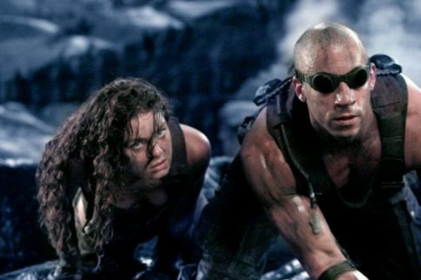 The BEST alien movies of all time, ranked (27 Photos)