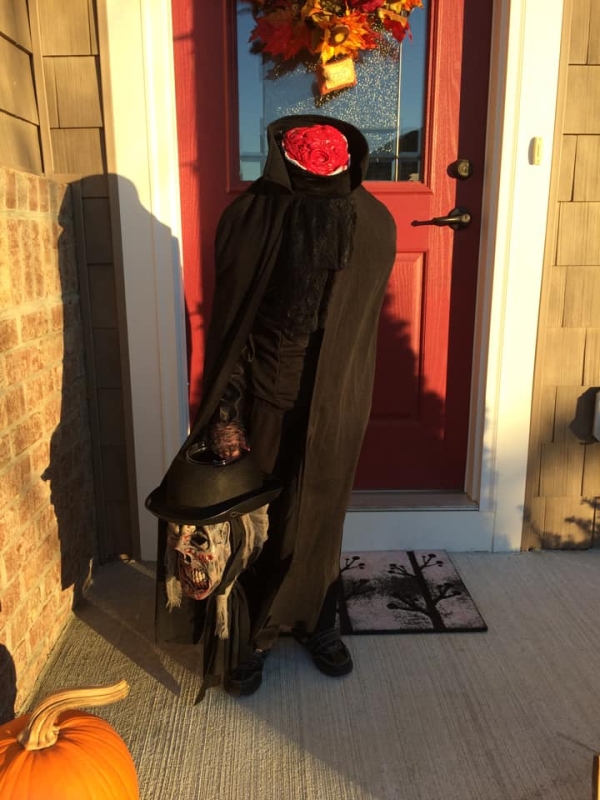 People share their BEST Halloween costumes of all time (32 Photos)