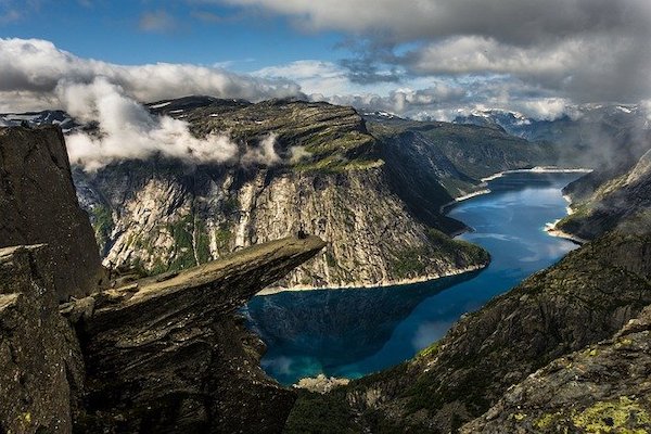 Damn, Norway sure has some stunning scenery