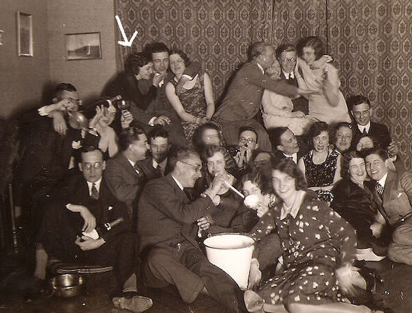 Old-timey throwback photos from another era | theCHIVE | Humanity