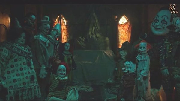Even horror movies love to hide clever, little easter eggs